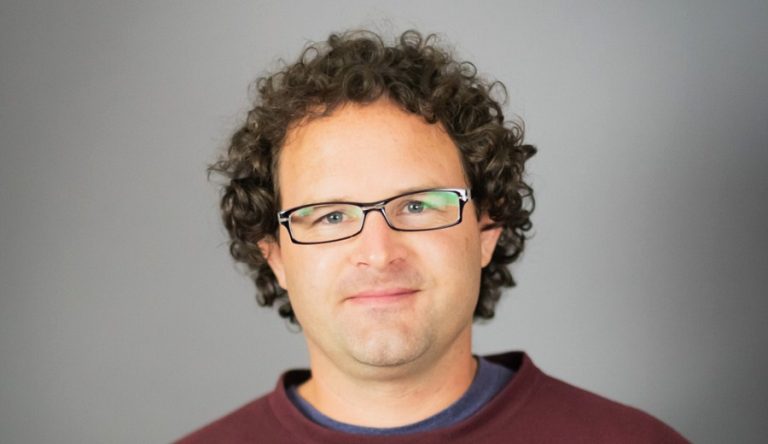 Kyle MacDonald và câu chuyện đổi chiếc kẹp giấy lấy ngôi nhà nổi tiếng ...